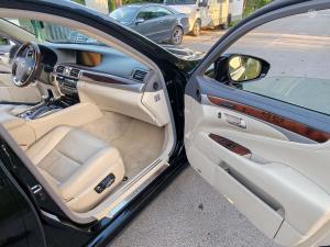 Melns Lexus LS 460 2015 Šauļi, ar dzinēja tilpumu 4.61 L un nobraukumu 349 tūkst. km par 14900 €, foto 16 vietnē AUTOMOTO.COM.LV