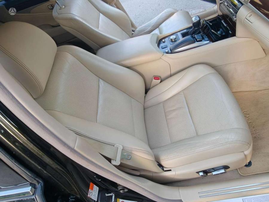 Melns Lexus LS 460 2015 Šauļi, ar dzinēja tilpumu 4.61 L un nobraukumu 349 tūkst. km par 14900 €, foto 17 vietnē AUTOMOTO.COM.LV