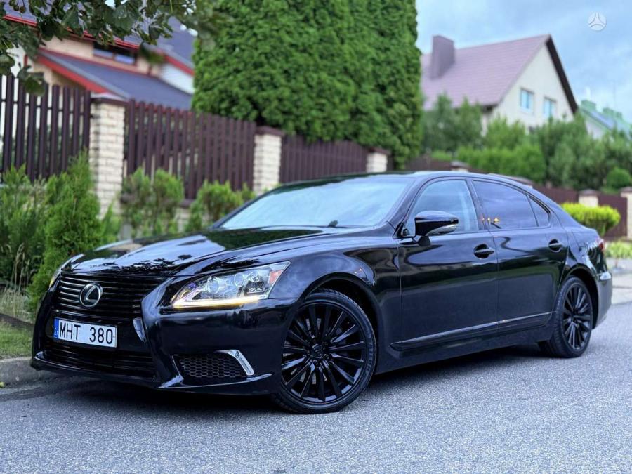 Черный Лексус LS 460 2015 в Вильнюс, объемом двигателя 4.61 л и пробегом 230 тыс. км за 11850 €, фото 3 на AUTOMOTO.COM.LV