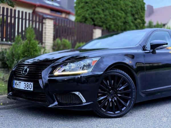 Черный Лексус LS 460 2015 в Вильнюс, объемом двигателя 4.61 л и пробегом 230 тыс. км за 11850 €, фото 5 на AUTOMOTO.COM.LV