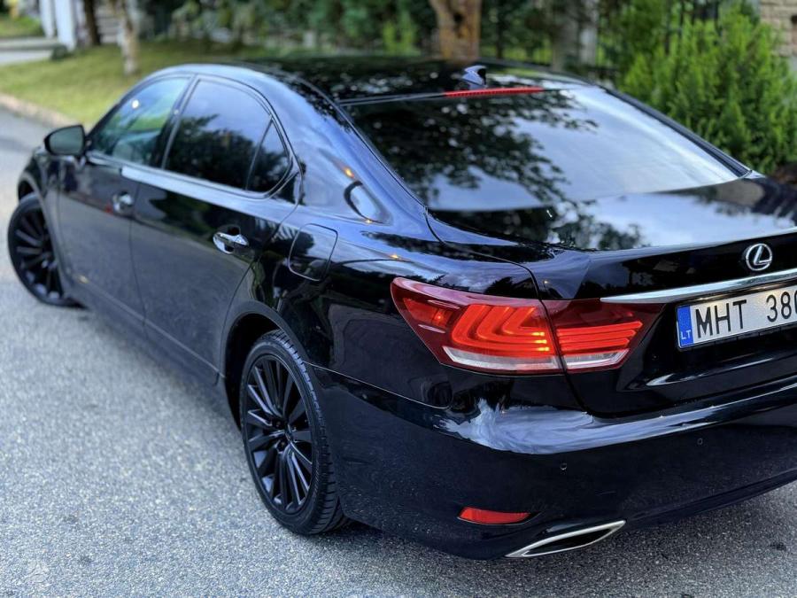 Черный Лексус LS 460 2015 в Вильнюс, объемом двигателя 4.61 л и пробегом 230 тыс. км за 11850 €, фото 13 на AUTOMOTO.COM.LV