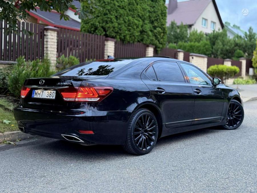 Черный Лексус LS 460 2015 в Вильнюс, объемом двигателя 4.61 л и пробегом 230 тыс. км за 11850 €, фото 22 на AUTOMOTO.COM.LV