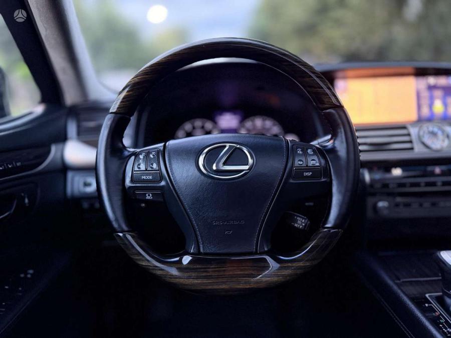 Черный Лексус LS 460 2015 в Вильнюс, объемом двигателя 4.61 л и пробегом 230 тыс. км за 11850 €, фото 50 на AUTOMOTO.COM.LV