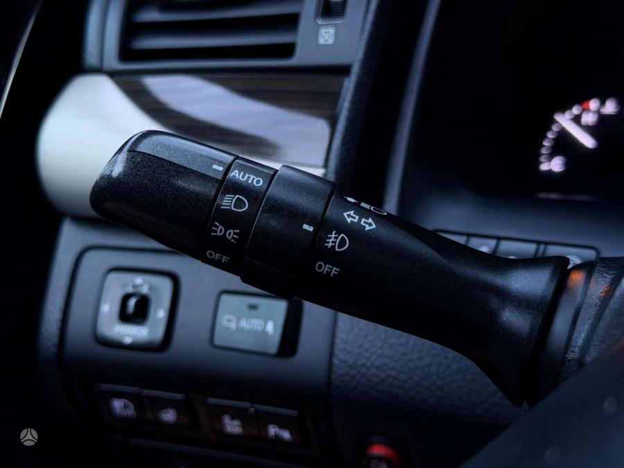Черный Лексус LS 460 2015 в Вильнюс, объемом двигателя 4.61 л и пробегом 230 тыс. км за 11850 €, фото 55 на AUTOMOTO.COM.LV