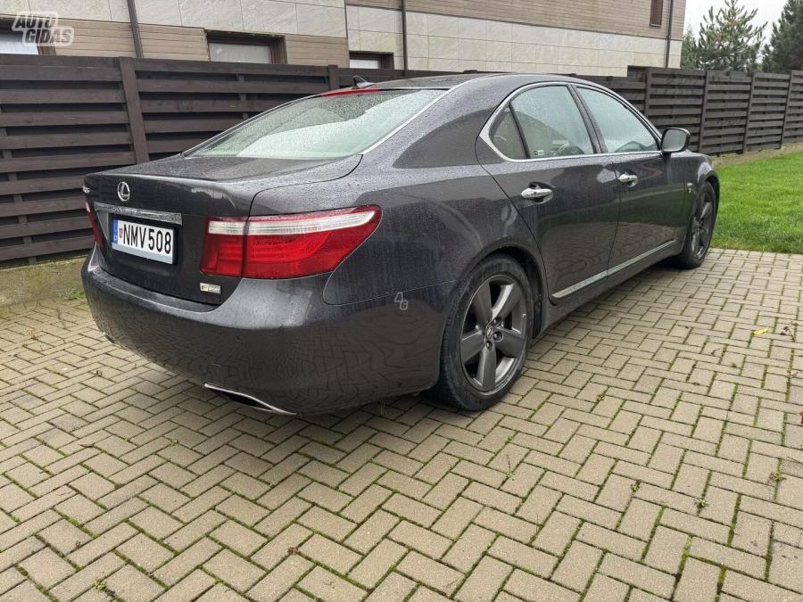 Brown Lexus LS 460 2007 in Klaipeda, with an engine capacity of 4.60 L and mileage of 356 thousand km for 10000 €, photo 5 on AUTOMOTO.COM.LV