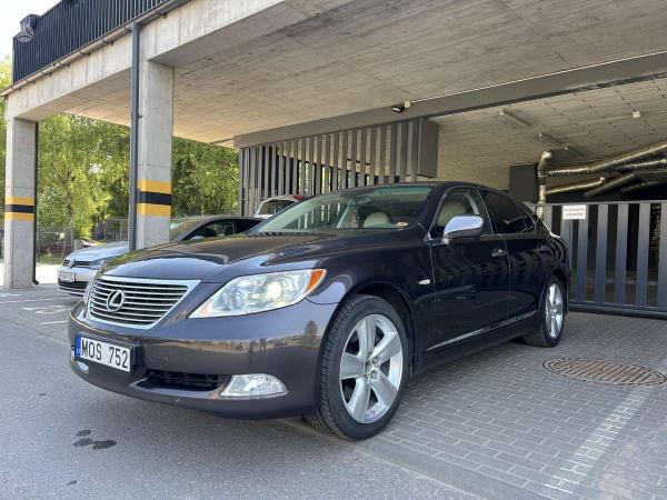 Brūns Lexus LS 460 2007 Viļņa, ar dzinēja tilpumu 4.61 L un nobraukumu 400 tūkst. km par 3450 €, foto 1 vietnē AUTOMOTO.COM.LV