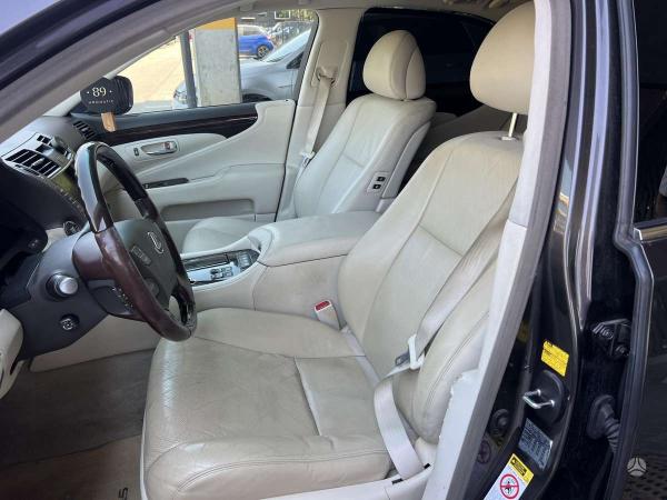 Brūns Lexus LS 460 2007 Viļņa, ar dzinēja tilpumu 4.61 L un nobraukumu 400 tūkst. km par 3450 €, foto 7 vietnē AUTOMOTO.COM.LV