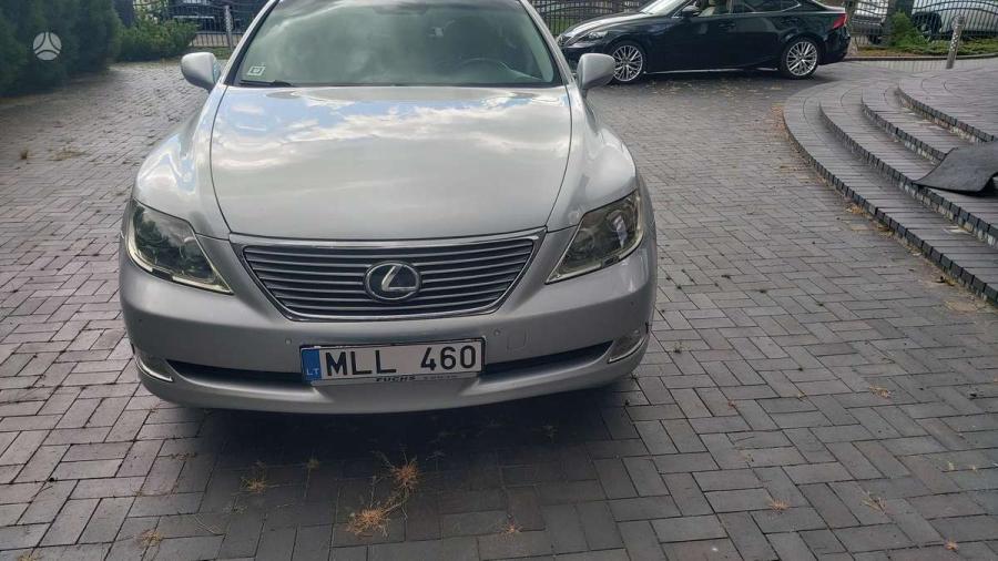 Pelēks Lexus LS 460 2007 Kauņa, ar dzinēja tilpumu 4.61 L un nobraukumu 243 tūkst. km par 8900 €, foto 1 vietnē AUTOMOTO.COM.LV