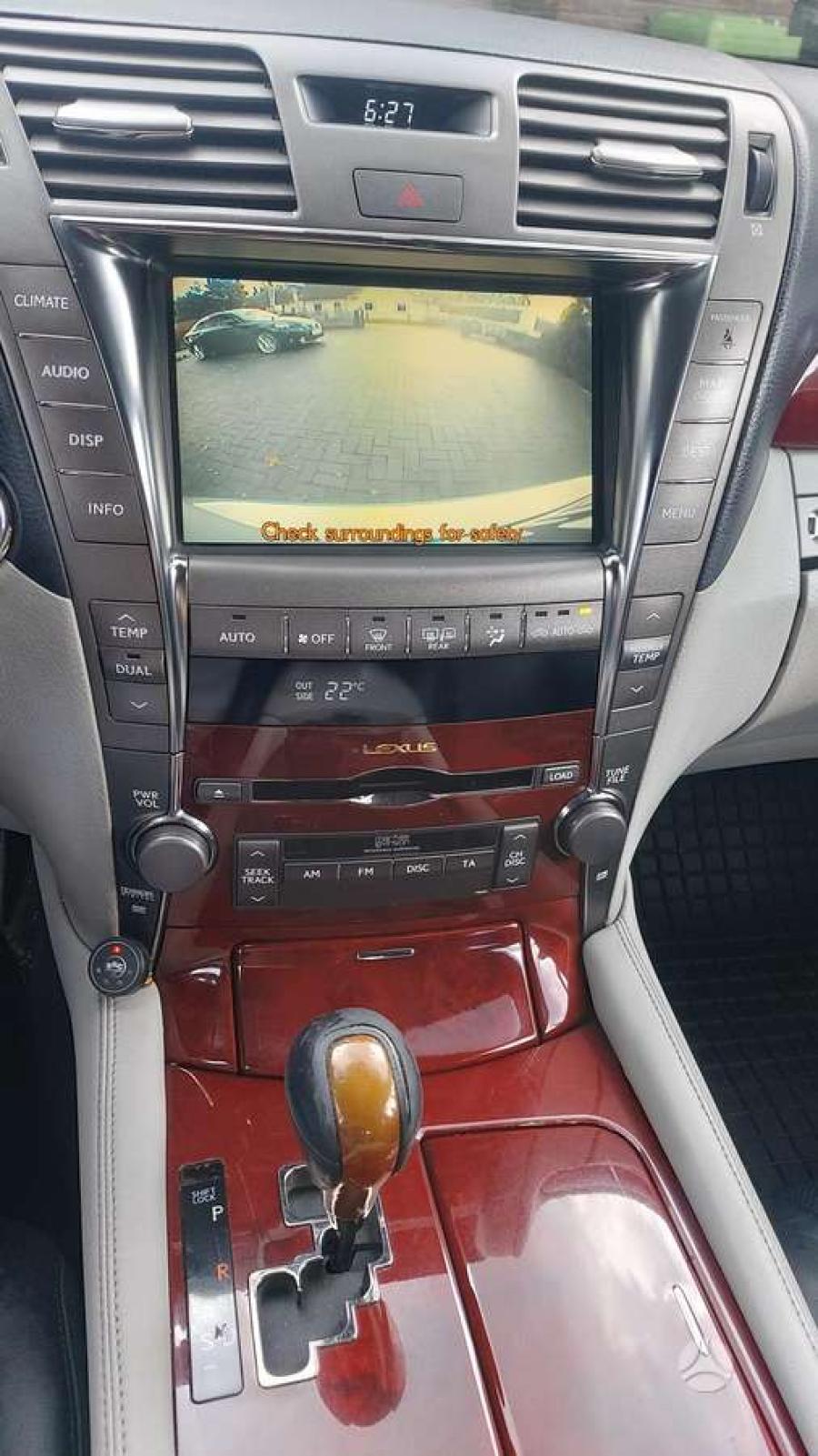 Pelēks Lexus LS 460 2007 Kauņa, ar dzinēja tilpumu 4.61 L un nobraukumu 243 tūkst. km par 8900 €, foto 12 vietnē AUTOMOTO.COM.LV