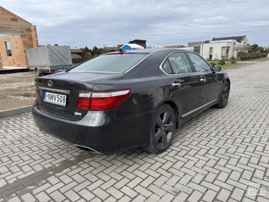 Lexus LS 460 2007 in Klaipeda, with an engine capacity of 4.60 L and mileage of 352 thousand km for 9500 €, photo 6 on AUTOMOTO.COM.LV