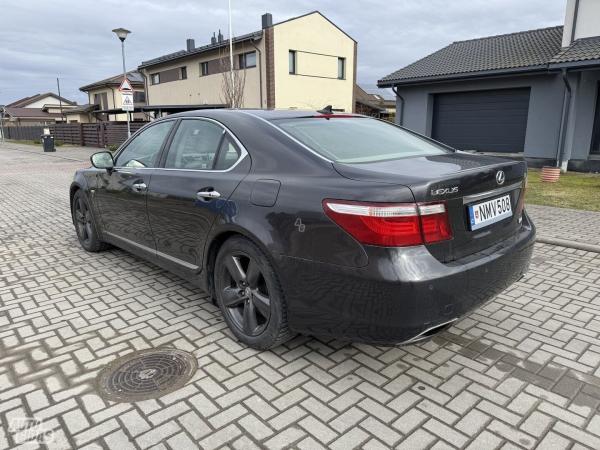 Lexus LS 460 2007 in Klaipeda, with an engine capacity of 4.60 L and mileage of 346 thousand km for 9450 €, photo 7 on AUTOMOTO.COM.LV