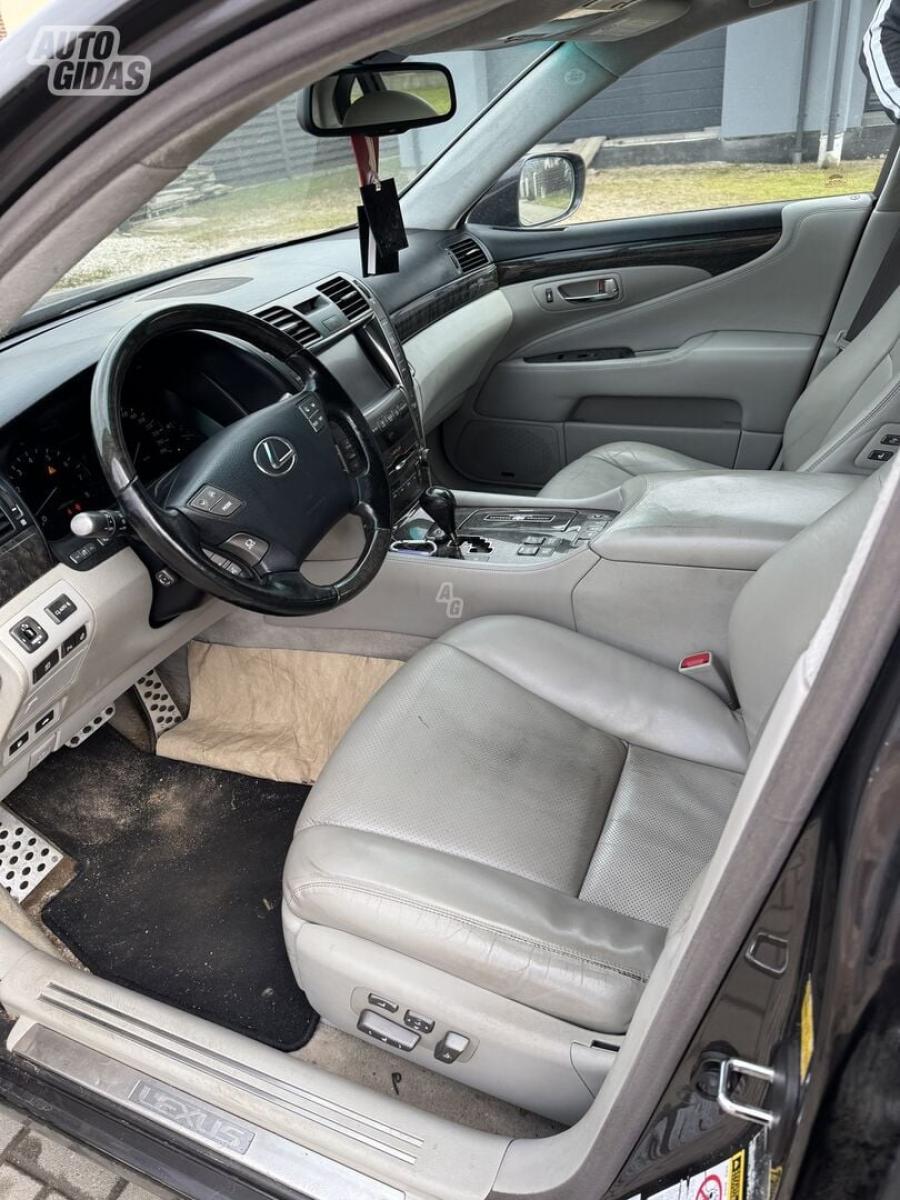Lexus LS 460 2007 Klaipėda, ar dzinēja tilpumu 4.60 L un nobraukumu 346 tūkst. km par 9450 €, foto 16 vietnē AUTOMOTO.COM.LV