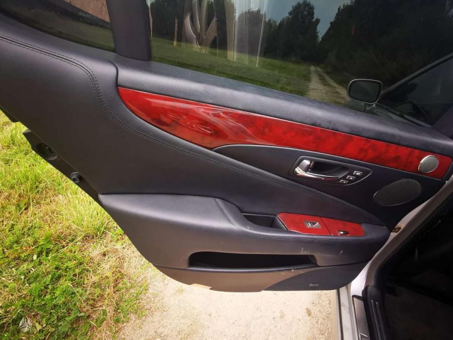 Lexus LS 460 2007 Kauņa, ar dzinēja tilpumu 4.60 L un nobraukumu 270 tūkst. km par 4800 €, foto 23 vietnē AUTOMOTO.COM.LV