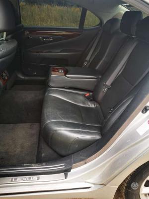 Lexus LS 460 2007 Kauņa, ar dzinēja tilpumu 4.60 L un nobraukumu 270 tūkst. km par 4800 €, foto 25 vietnē AUTOMOTO.COM.LV