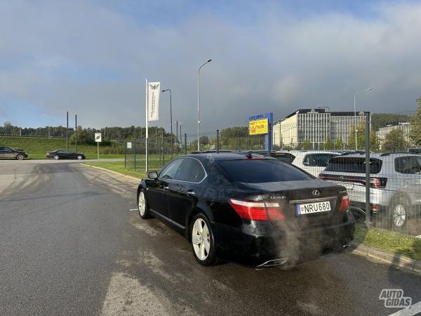Lexus LS 460 2007 Viļņa, ar dzinēja tilpumu 4.60 L un nobraukumu 282 tūkst. km par 5400 €, foto 4 vietnē AUTOMOTO.COM.LV