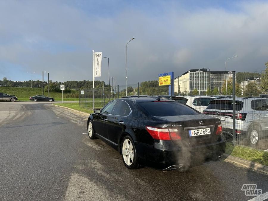 Lexus LS 460 2007 Viļņa, ar dzinēja tilpumu 4.60 L un nobraukumu 282 tūkst. km par 6000 €, foto 4 vietnē AUTOMOTO.COM.LV