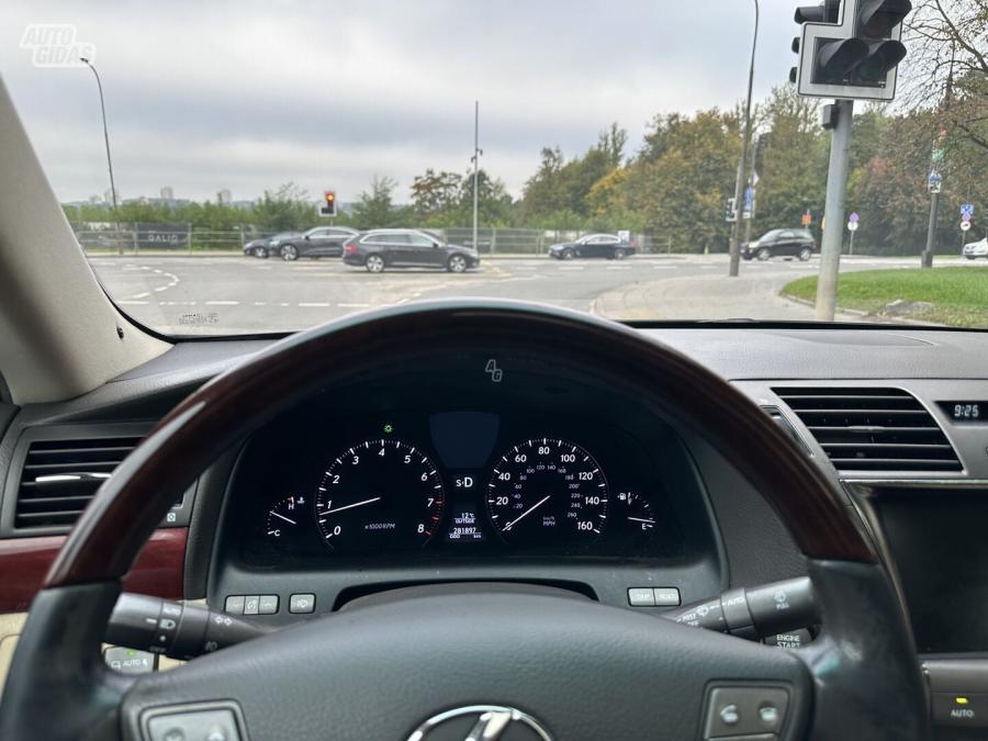 Lexus LS 460 2007 Viļņa, ar dzinēja tilpumu 4.60 L un nobraukumu 282 tūkst. km par 6000 €, foto 8 vietnē AUTOMOTO.COM.LV