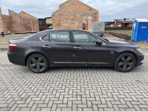 Violets Lexus LS 460 2007 Klaipėda, ar dzinēja tilpumu 4.60 L un nobraukumu 384 tūkst. km par 9500 €, foto 5 vietnē AUTOMOTO.COM.LV