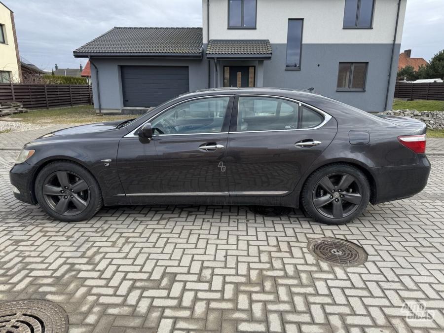 Violets Lexus LS 460 2007 Klaipėda, ar dzinēja tilpumu 4.60 L un nobraukumu 384 tūkst. km par 9500 €, foto 8 vietnē AUTOMOTO.COM.LV