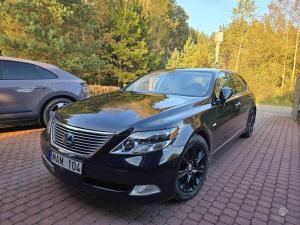 Zils Lexus LS 500 2008 Utena, ar dzinēja tilpumu 5.00 L un nobraukumu 409 tūkst. km par 7000 €, foto 3 vietnē AUTOMOTO.COM.LV