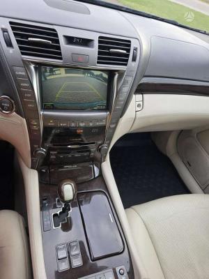 Zils Lexus LS 500 2008 Utena, ar dzinēja tilpumu 5.00 L un nobraukumu 409 tūkst. km par 7000 €, foto 7 vietnē AUTOMOTO.COM.LV