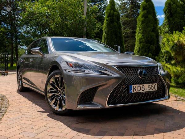 Grey Lexus LS 500h 2017 in Kaunas, with an engine capacity of 3.46 L and mileage of 185 thousand km for 36000 €, photo 5 on AUTOMOTO.COM.LV