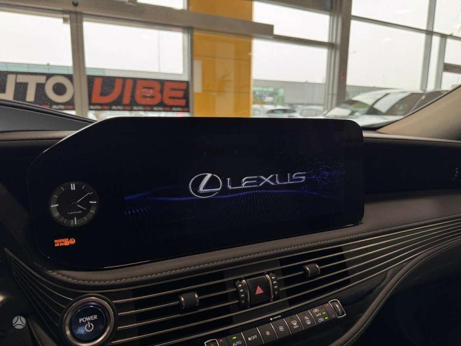 Grey Lexus LS 500h 2021 in Vilnius, with an engine capacity of 3.50 L and mileage of 115 thousand km for 63333 €, photo 37 on AUTOMOTO.COM.LV