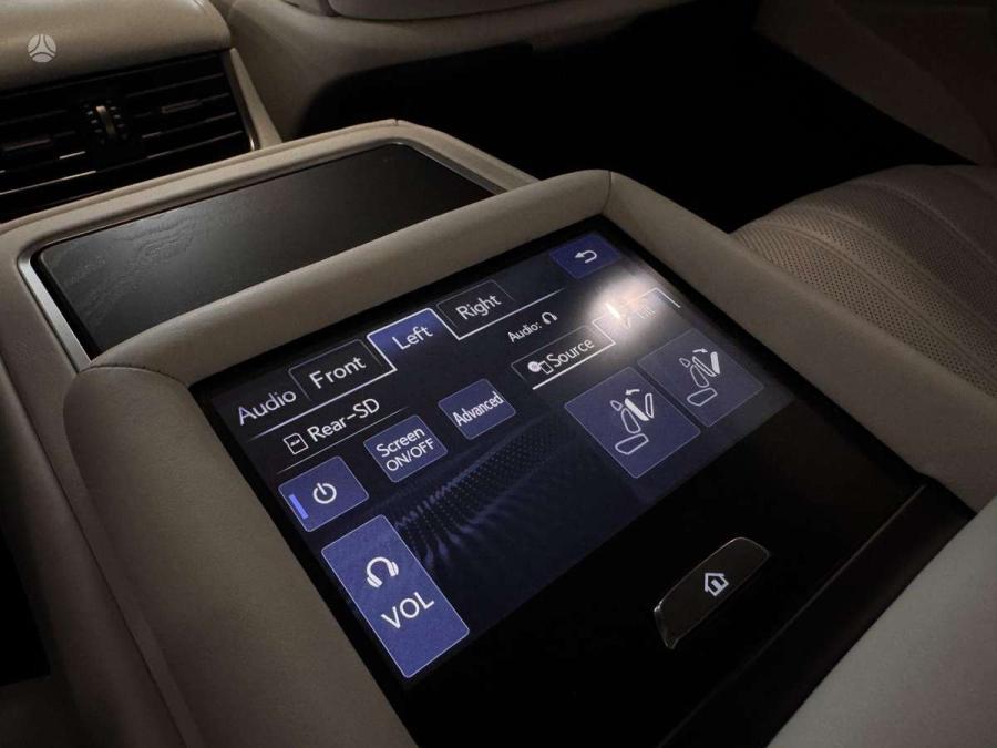 Pelēks Lexus LS 500h 2021 Viļņa, ar dzinēja tilpumu 3.50 L un nobraukumu 115 tūkst. km par 59989 €, foto 31 vietnē AUTOMOTO.COM.LV