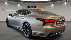 Grey Lexus LS 500h 2021 in Vilnius, with an engine capacity of 3.50 L and mileage of 115 thousand km for 59989 €, photo 4 on AUTOMOTO.COM.LV