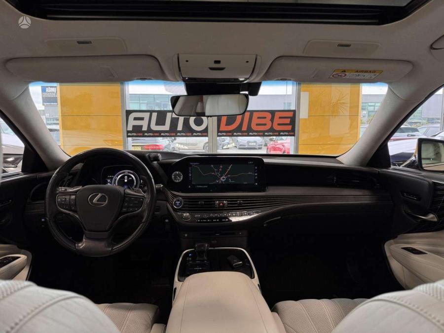 Grey Lexus LS 500h 2021 in Vilnius, with an engine capacity of 3.50 L and mileage of 115 thousand km for 59989 €, photo 9 on AUTOMOTO.COM.LV