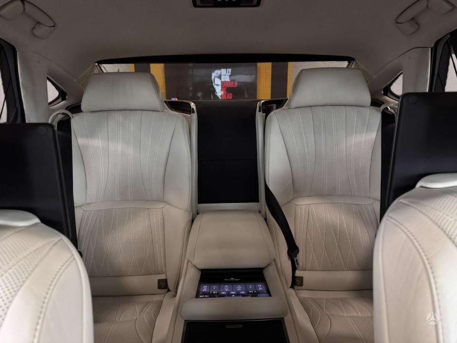 Grey Lexus LS 500h 2021 in Vilnius, with an engine capacity of 3.50 L and mileage of 115 thousand km for 59989 €, photo 14 on AUTOMOTO.COM.LV