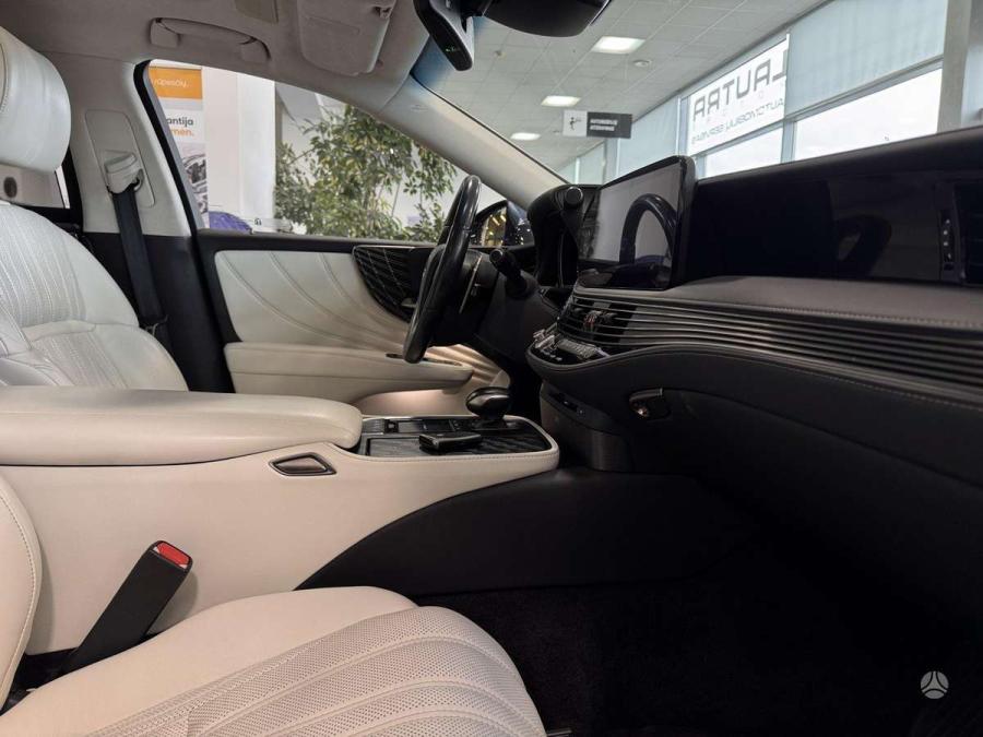 Grey Lexus LS 500h 2021 in Vilnius, with an engine capacity of 3.50 L and mileage of 115 thousand km for 59989 €, photo 15 on AUTOMOTO.COM.LV