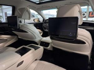Grey Lexus LS 500h 2021 in Vilnius, with an engine capacity of 3.50 L and mileage of 115 thousand km for 59989 €, photo 19 on AUTOMOTO.COM.LV