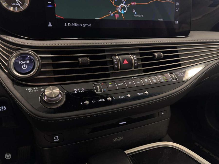 Grey Lexus LS 500h 2021 in Vilnius, with an engine capacity of 3.50 L and mileage of 115 thousand km for 59989 €, photo 22 on AUTOMOTO.COM.LV