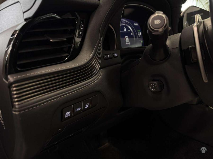 Grey Lexus LS 500h 2021 in Vilnius, with an engine capacity of 3.50 L and mileage of 115 thousand km for 59989 €, photo 25 on AUTOMOTO.COM.LV
