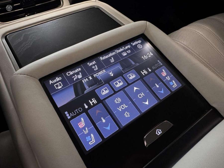 Grey Lexus LS 500h 2021 in Vilnius, with an engine capacity of 3.50 L and mileage of 115 thousand km for 59989 €, photo 26 on AUTOMOTO.COM.LV