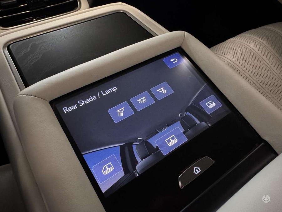 Grey Lexus LS 500h 2021 in Vilnius, with an engine capacity of 3.50 L and mileage of 115 thousand km for 59989 €, photo 27 on AUTOMOTO.COM.LV