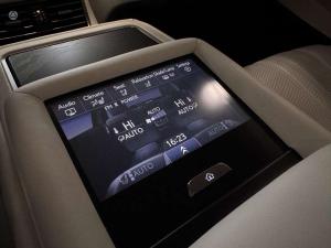 Grey Lexus LS 500h 2021 in Vilnius, with an engine capacity of 3.50 L and mileage of 115 thousand km for 59989 €, photo 30 on AUTOMOTO.COM.LV