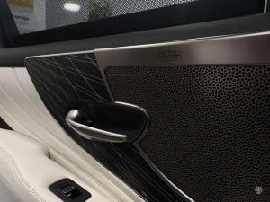 Grey Lexus LS 500h 2021 in Vilnius, with an engine capacity of 3.50 L and mileage of 115 thousand km for 59989 €, photo 34 on AUTOMOTO.COM.LV