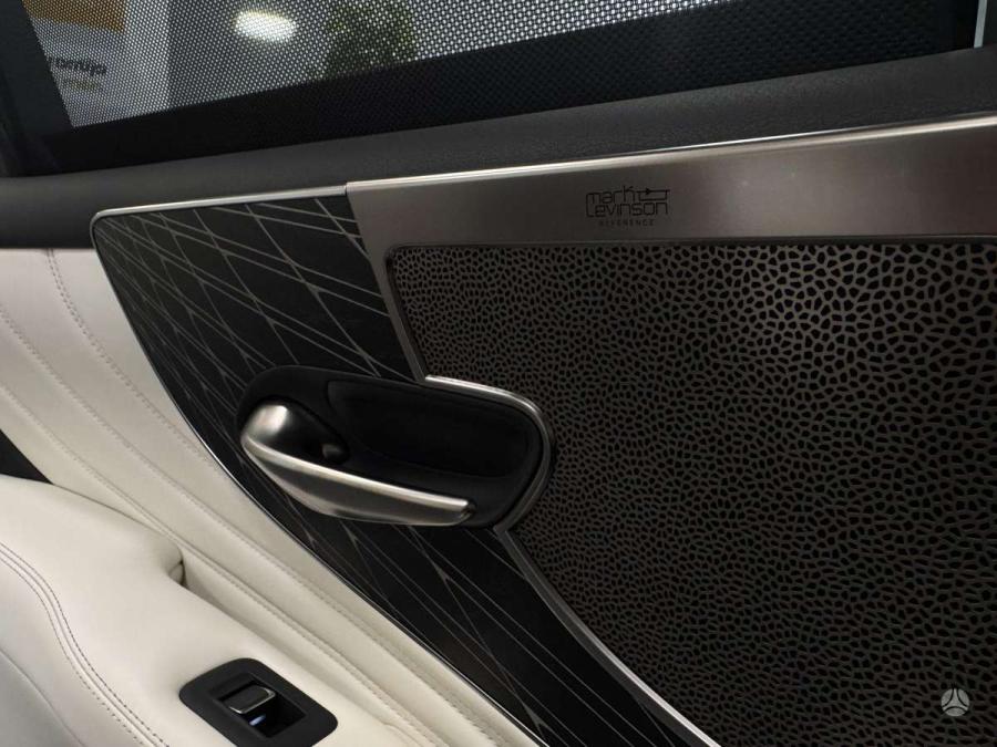 Grey Lexus LS 500h 2021 in Vilnius, with an engine capacity of 3.50 L and mileage of 115 thousand km for 59989 €, photo 34 on AUTOMOTO.COM.LV
