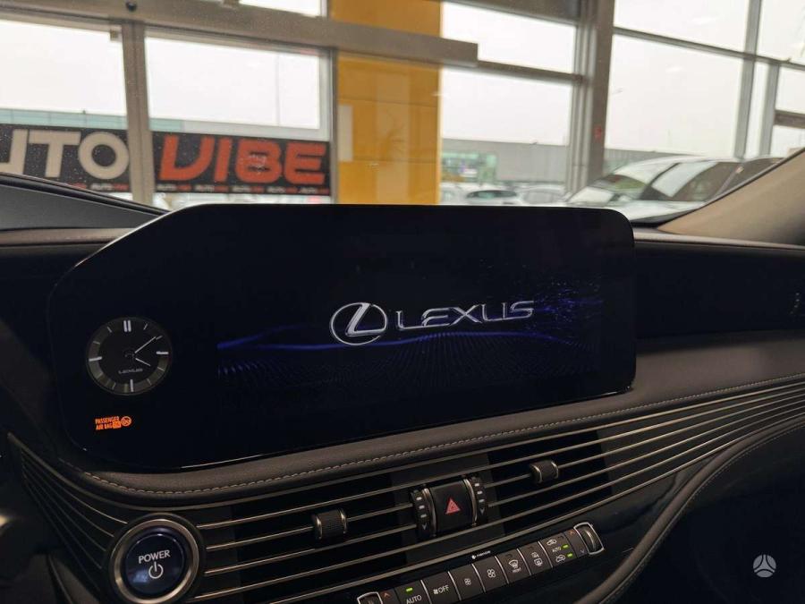 Grey Lexus LS 500h 2021 in Vilnius, with an engine capacity of 3.50 L and mileage of 115 thousand km for 59989 €, photo 37 on AUTOMOTO.COM.LV