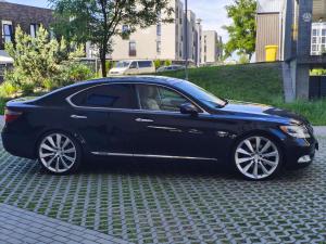 Melns Lexus LS 600h 2009 Viļņa, ar dzinēja tilpumu 4.97 L un nobraukumu 344 tūkst. km par 4200 €, foto 4 vietnē AUTOMOTO.COM.LV