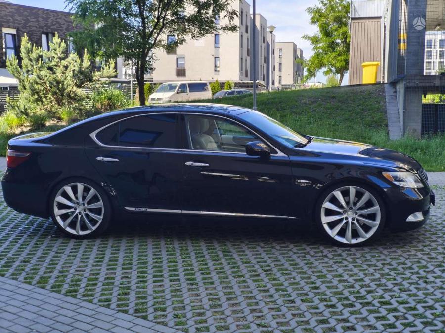 Melns Lexus LS 600h 2009 Viļņa, ar dzinēja tilpumu 4.97 L un nobraukumu 344 tūkst. km par 4200 €, foto 4 vietnē AUTOMOTO.COM.LV