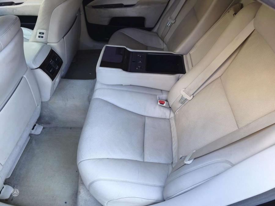 Melns Lexus LS 600h 2009 Viļņa, ar dzinēja tilpumu 4.97 L un nobraukumu 344 tūkst. km par 4200 €, foto 11 vietnē AUTOMOTO.COM.LV