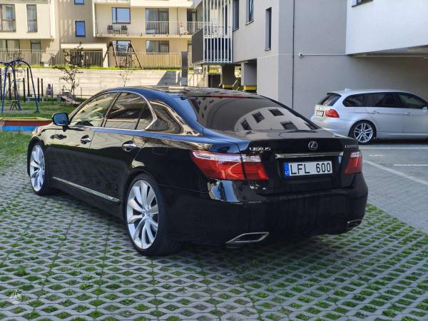 Black Lexus LS 600h 2009 in Vilnius, with an engine capacity of 4.97 L and mileage of 344 thousand km for 4200 €, photo 6 on AUTOMOTO.COM.LV
