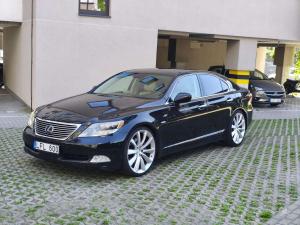 Black Lexus LS 600h 2009 in Vilnius, with an engine capacity of 4.97 L and mileage of 344 thousand km for 4200 €, photo  on AUTOMOTO.COM.LV