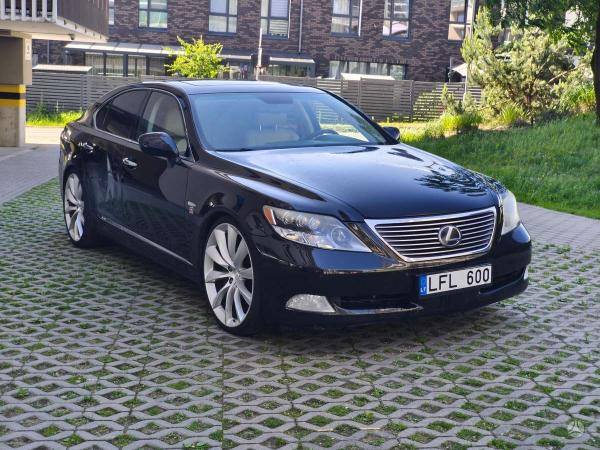 Melns Lexus LS 600h 2009 Viļņa, ar dzinēja tilpumu 4.97 L un nobraukumu 344 tūkst. km par 4200 €, foto 2 vietnē AUTOMOTO.COM.LV