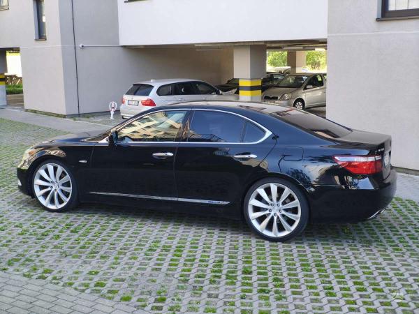 Melns Lexus LS 600h 2009 Viļņa, ar dzinēja tilpumu 4.97 L un nobraukumu 344 tūkst. km par 4200 €, foto 7 vietnē AUTOMOTO.COM.LV