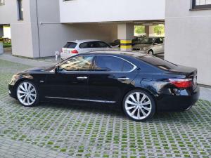 Black Lexus LS 600h 2009 in Vilnius, with an engine capacity of 4.97 L and mileage of 344 thousand km for 4200 €, photo 8 on AUTOMOTO.COM.LV