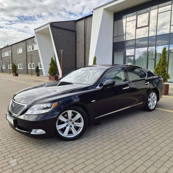 Melns Lexus LS 600h 2008 Viļņa, ar dzinēja tilpumu 4.97 L un nobraukumu 228 tūkst. km par 14900 €, foto 2 vietnē AUTOMOTO.COM.LV